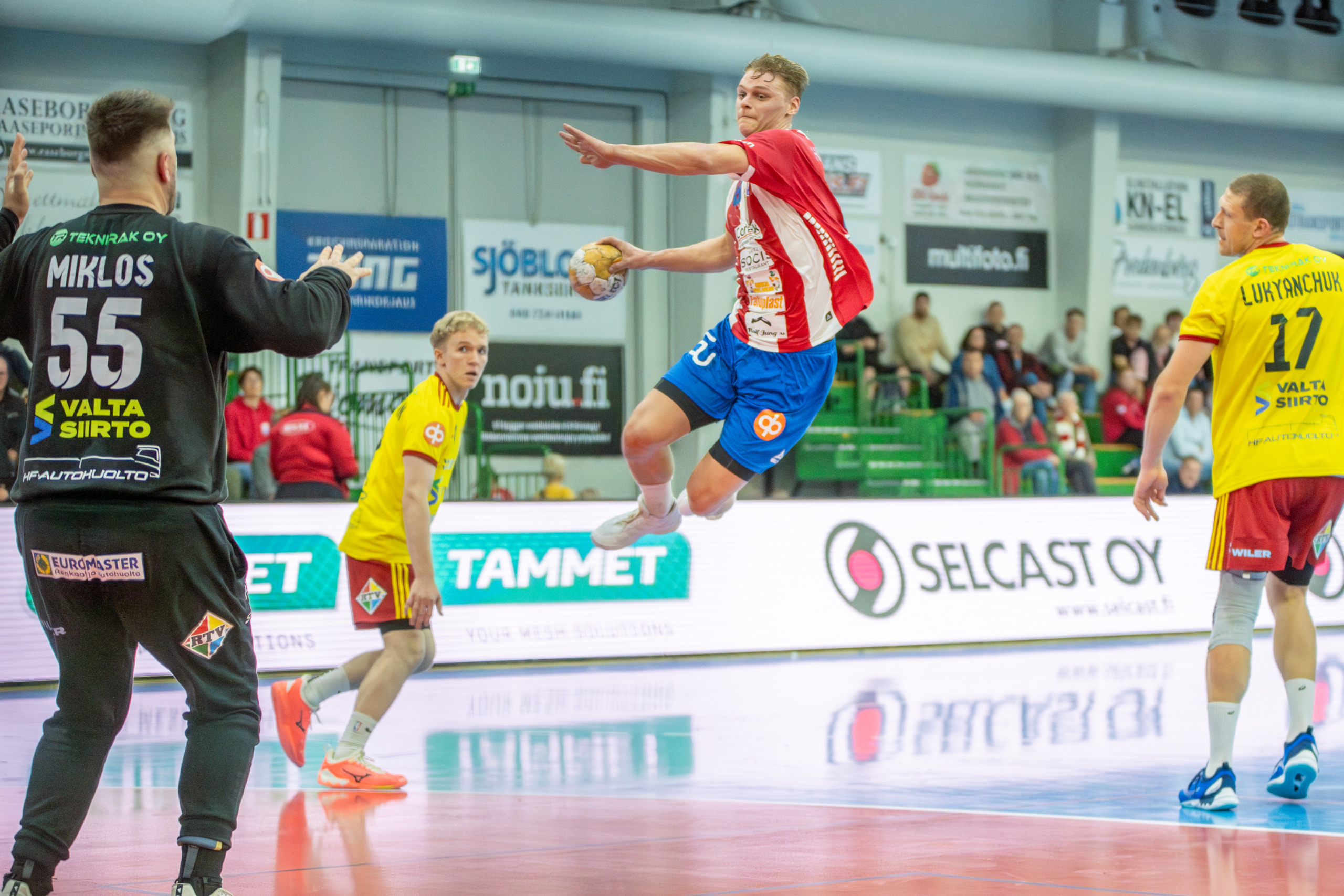 BK-46 murskavoittoon Dickenistä | Käsipallon miesten Aktialiiga